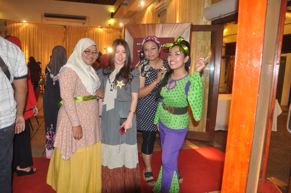 ANNAMIRZA YUSOF: dinner TEMA RETRO