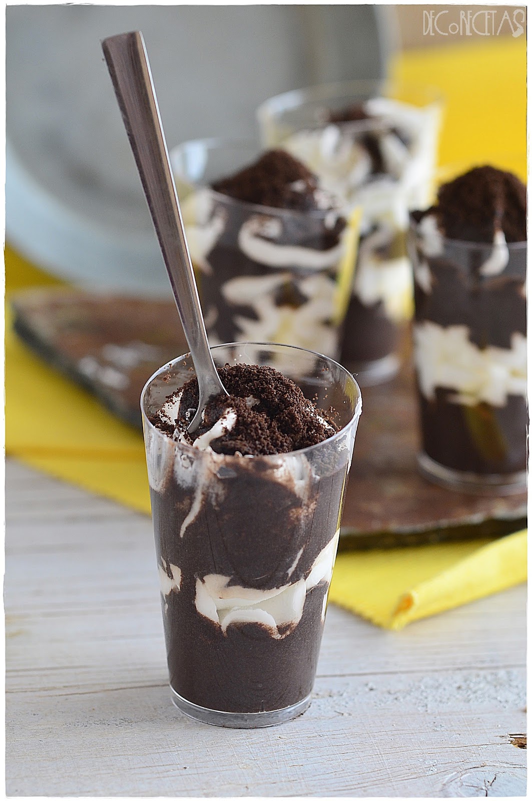 Vasitos de oreo- Postre frío en vasitos de postre | DECORECETAS