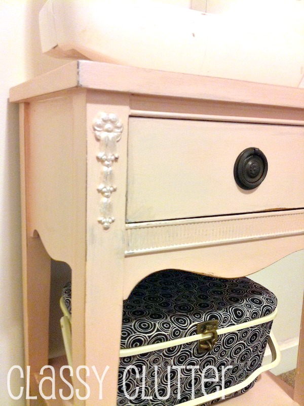 Pink wins! ...as usual! {My sewing desk}