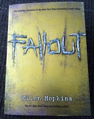 Zellys Bokhylla: Fallout av Ellen Hopkins