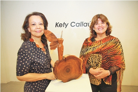 se expusieron las obras de Marcelo Callaú Diálogos con madera | Arte ...