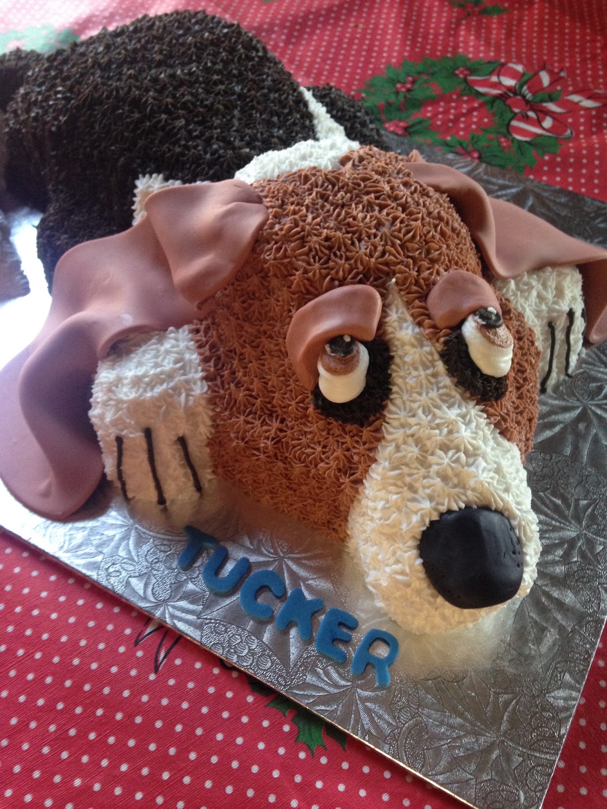 Country Cupboard Cakes: Basset Hound Cake