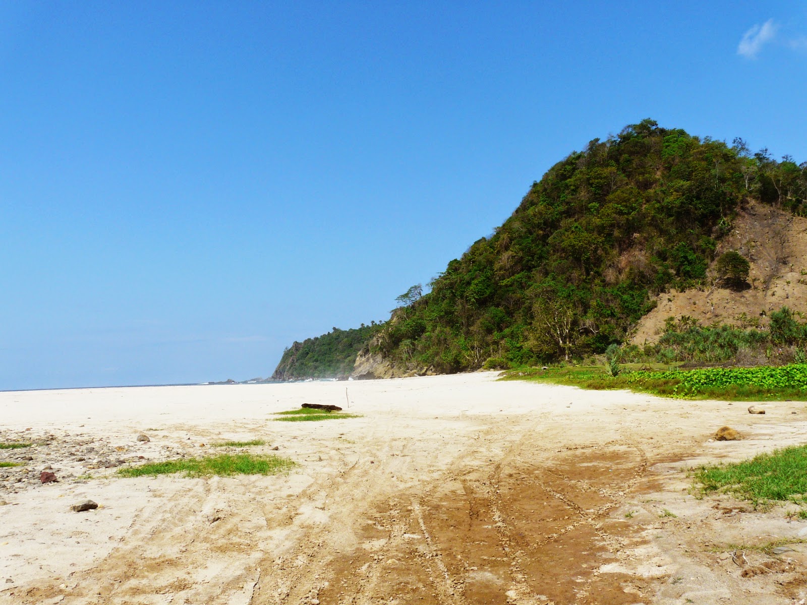 Backpacker Story: A Long Trip to Modangan Beach