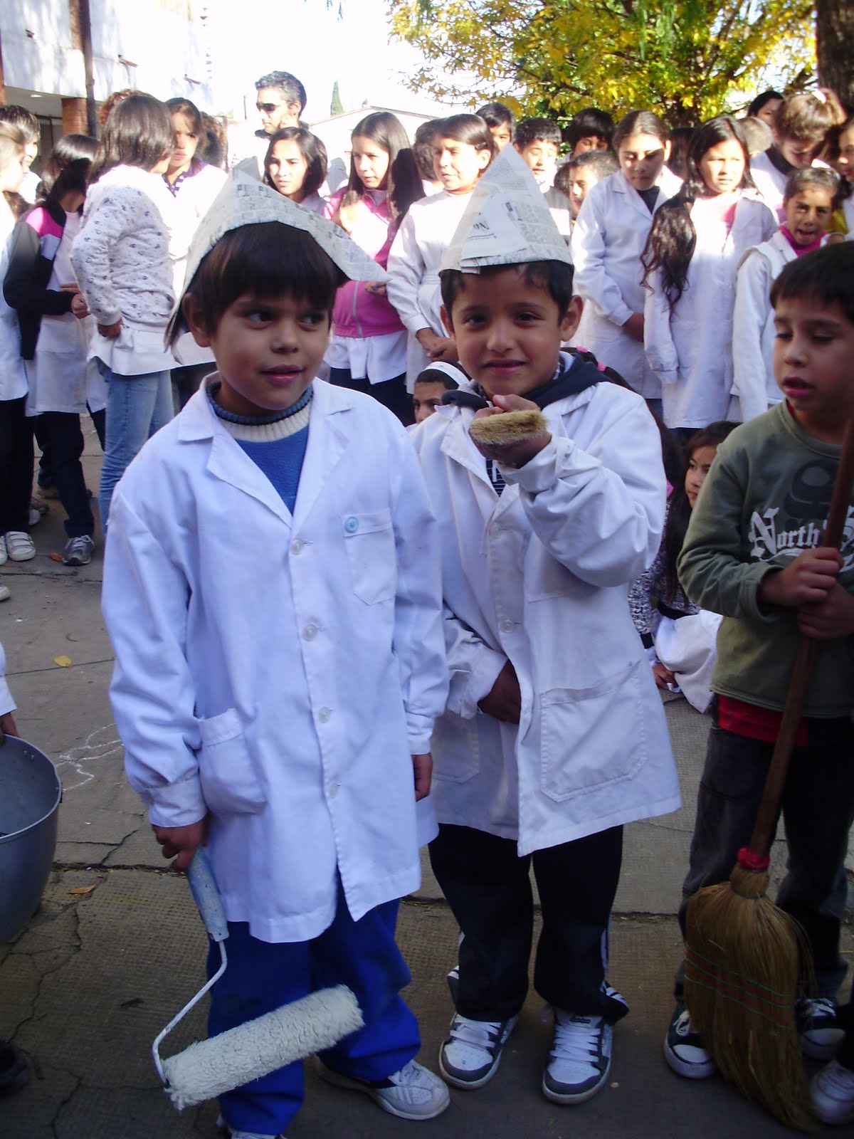 Escuela 1210 "LUIS RULLAN": 1 de mayo: "Día Internacional del Trabajo"