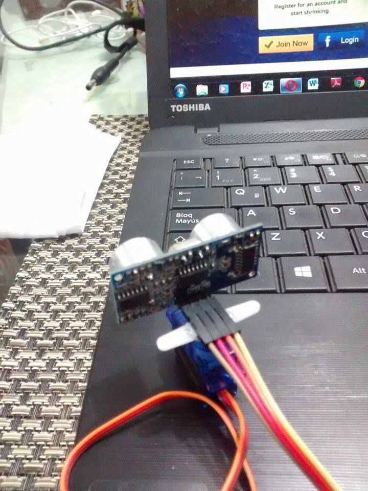 Programando en Arduino Uno (COM3): Laboratorio Final_Radar