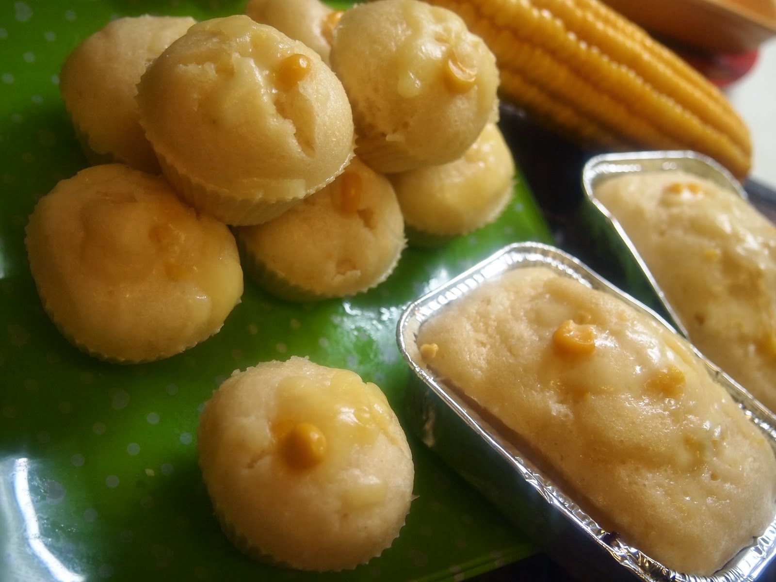 LUWEEH KITCHEN : Pagluluto ng Puto with Corn