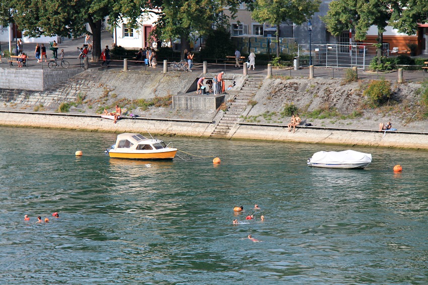 Pas grand-chose: Floating down the Rhine in Basel