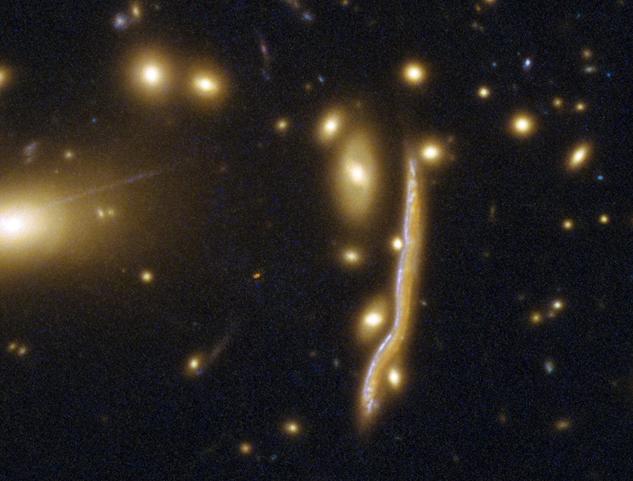 Hubble Just Revealed the Weirdest Galaxy Ever Discovered-- "The Snake ...
