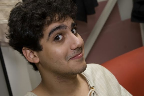 os mais belos dos belos: George Sauma