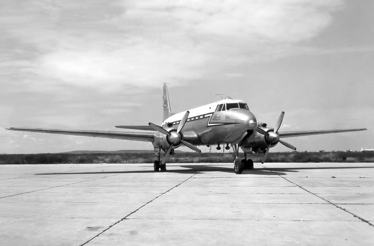 FDRA - Fuerza Aérea: Avión de pasajeros: CASA C-207 Azor