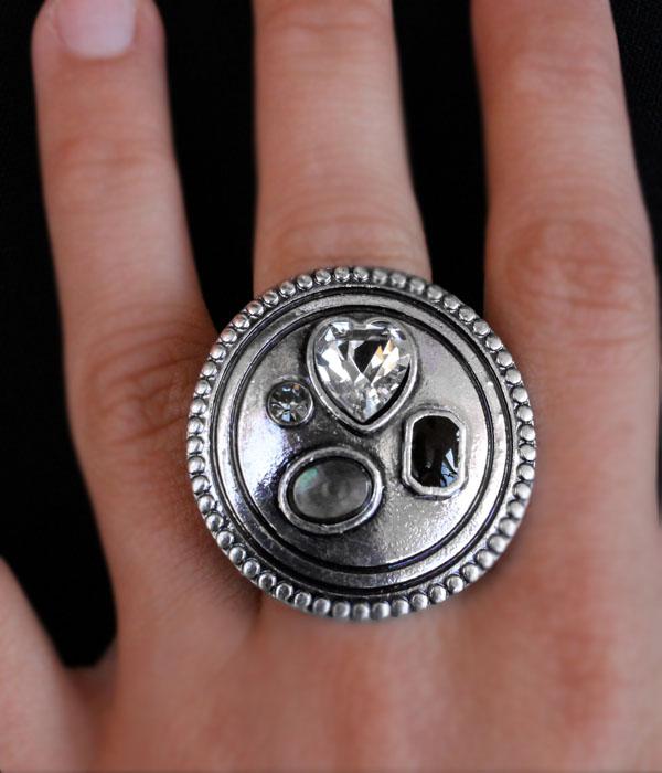 Jaya Hanaé - Moda | Complementos | Joyas: Sortijas: personalidad en las ...