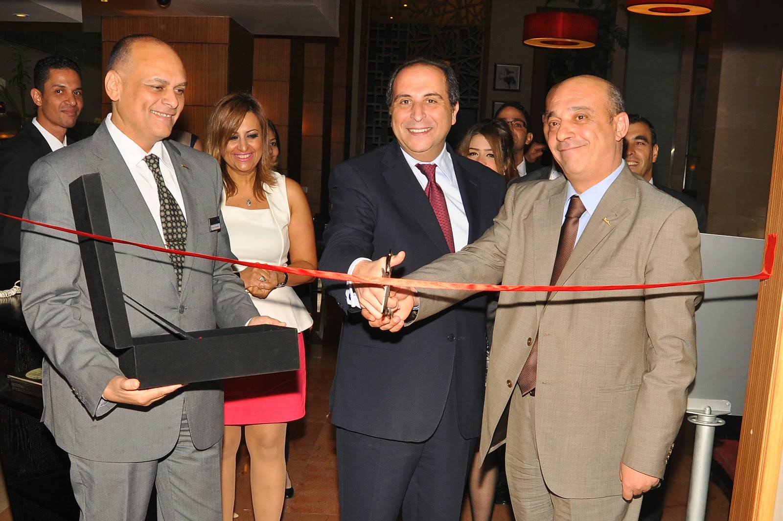 Radisson Blu Hotel Cairo Heliopolis: Mezz Mezz in Mezza … Wla A7la At ...