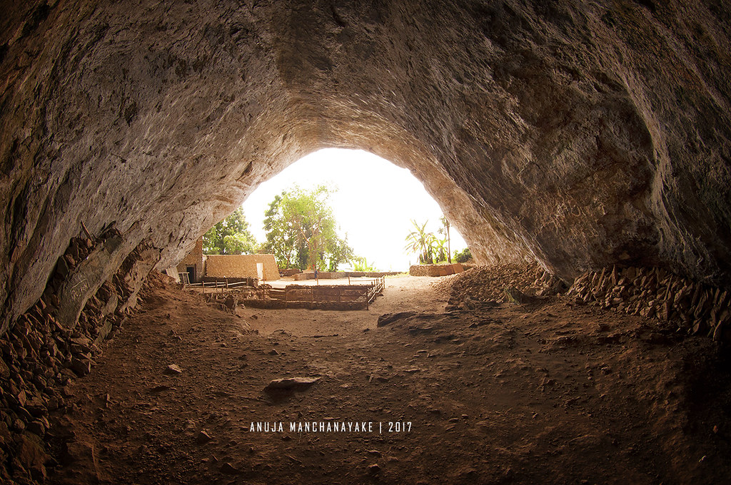 An ancient places in sri lanka: Fa Hien Cave