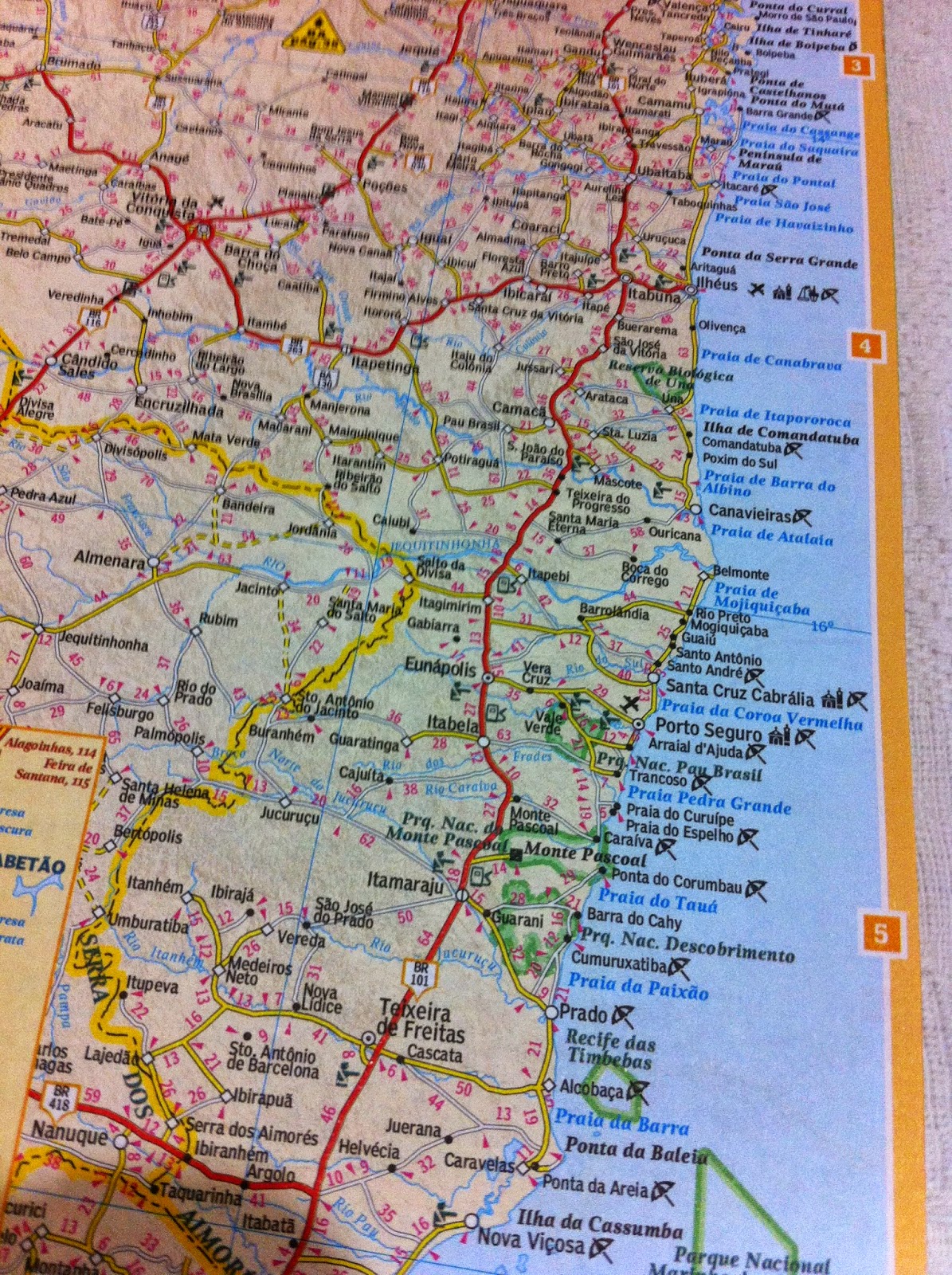 Viajando de carro com a família.: GUIA RODOVIÁRIO QUATRO RODAS.