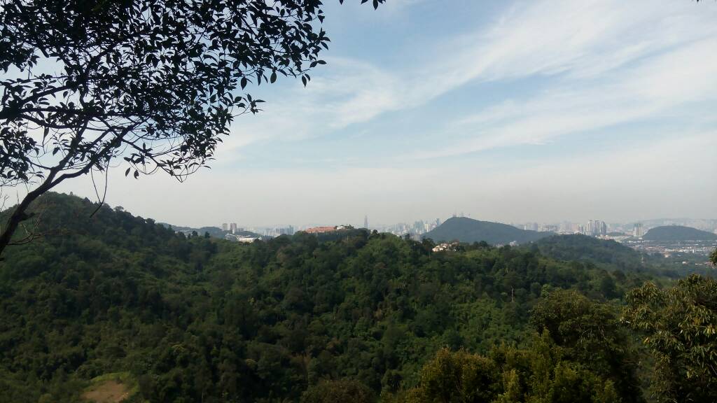 Mendaki Bukit Batu Chondong, Kemensah