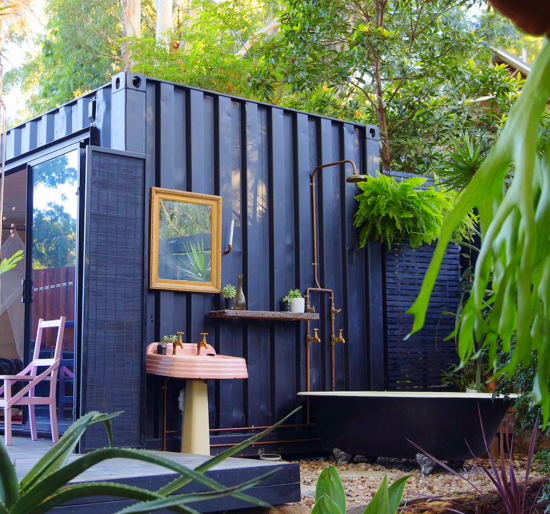 Shipping Container Homes & Buildings: 20 ft Small and Cozy Shipping ...