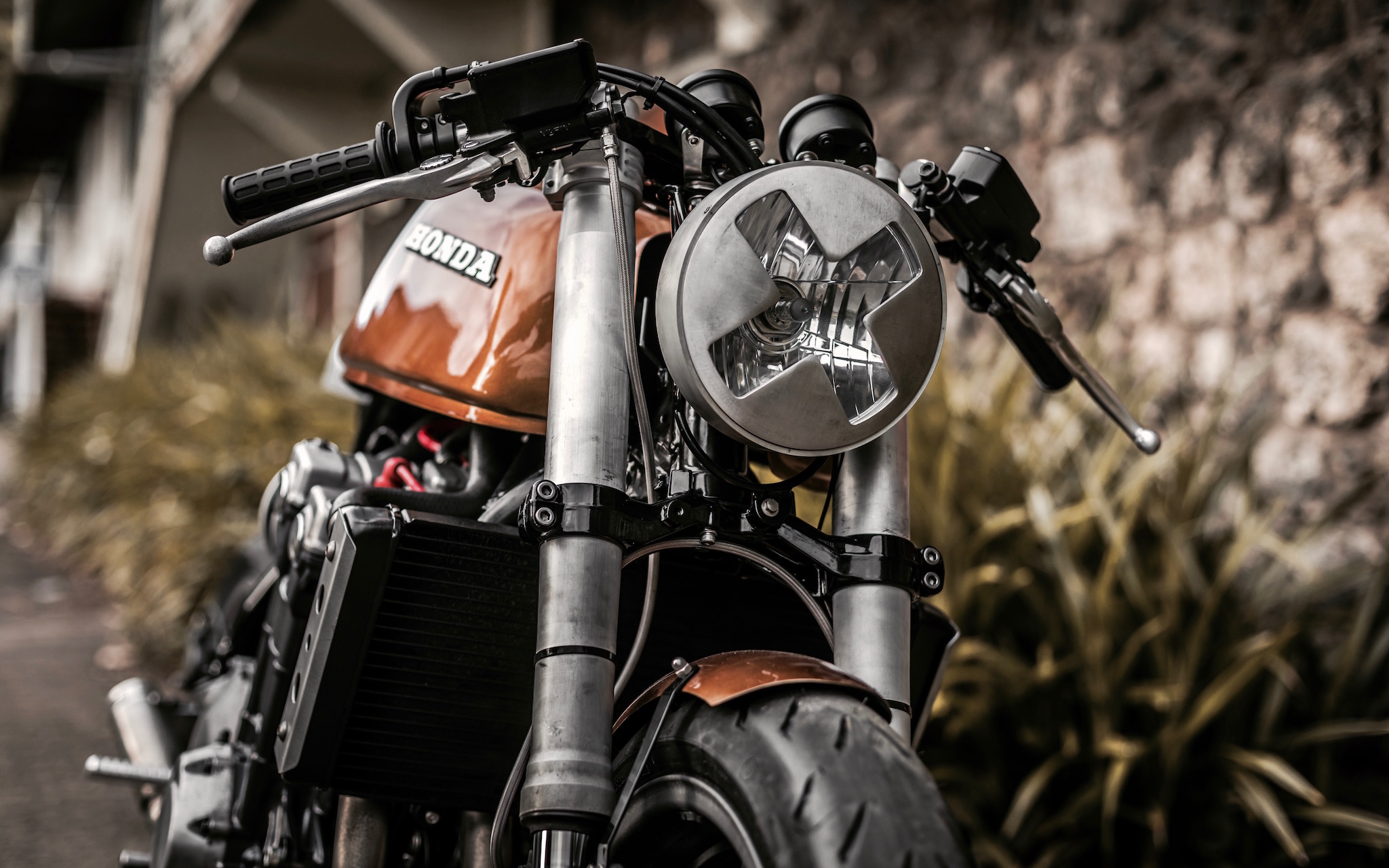 Run Iron CB1300 - Inazuma café racer