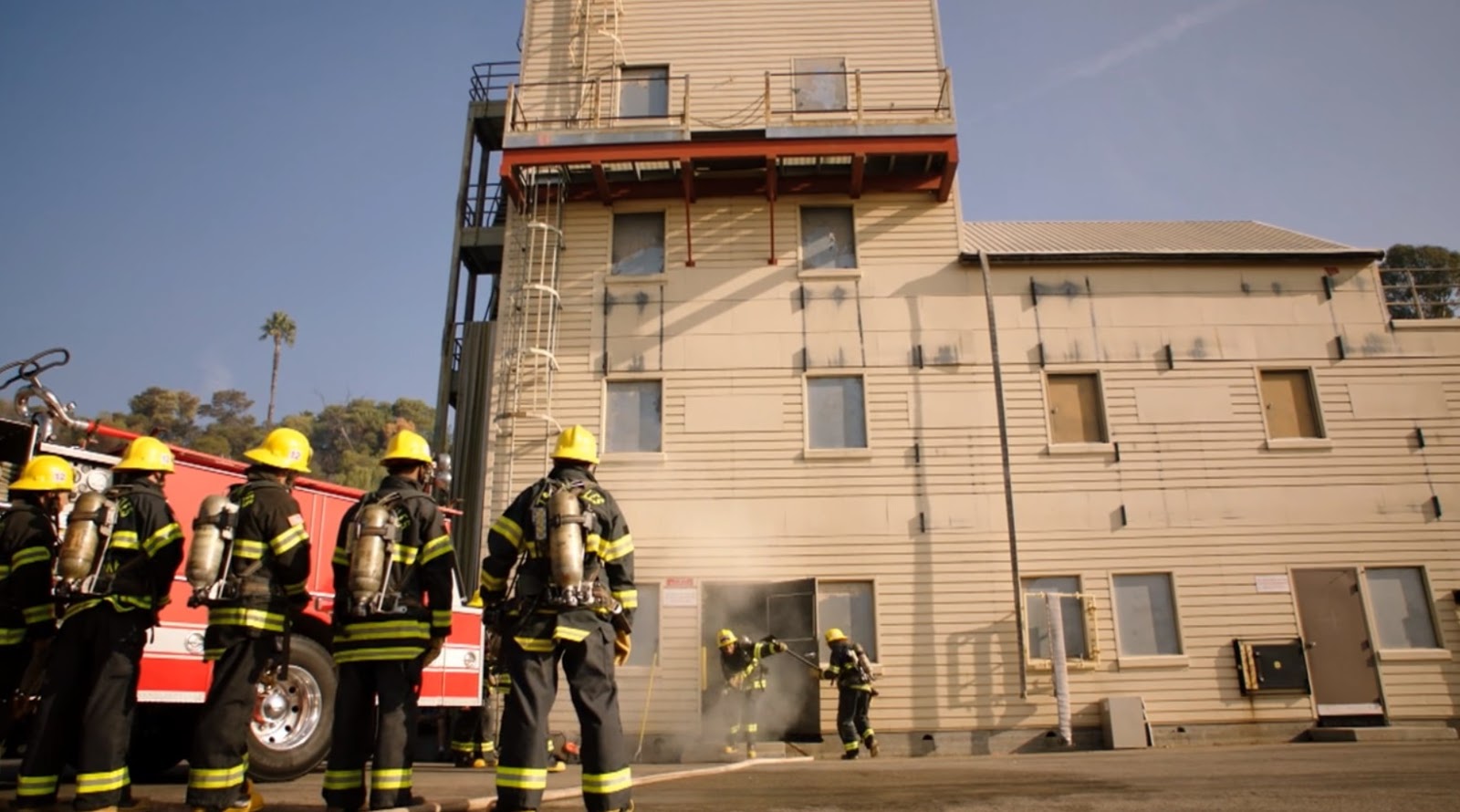 Filming Locations of Chicago and Los Angeles: 911: Season 2 - Episode 9 ...