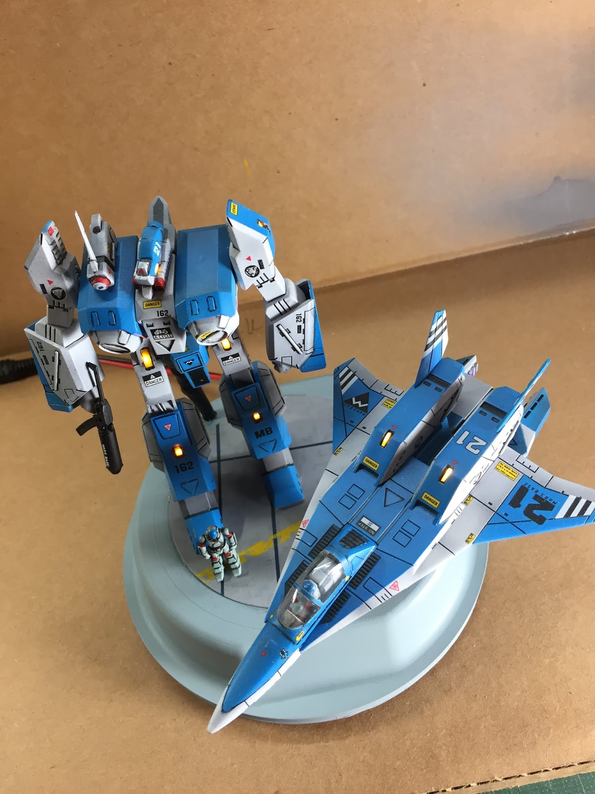 The Irate Modeler: Aoshima 1/72 Genesis Climber Mospeada Armo-Fighter ...