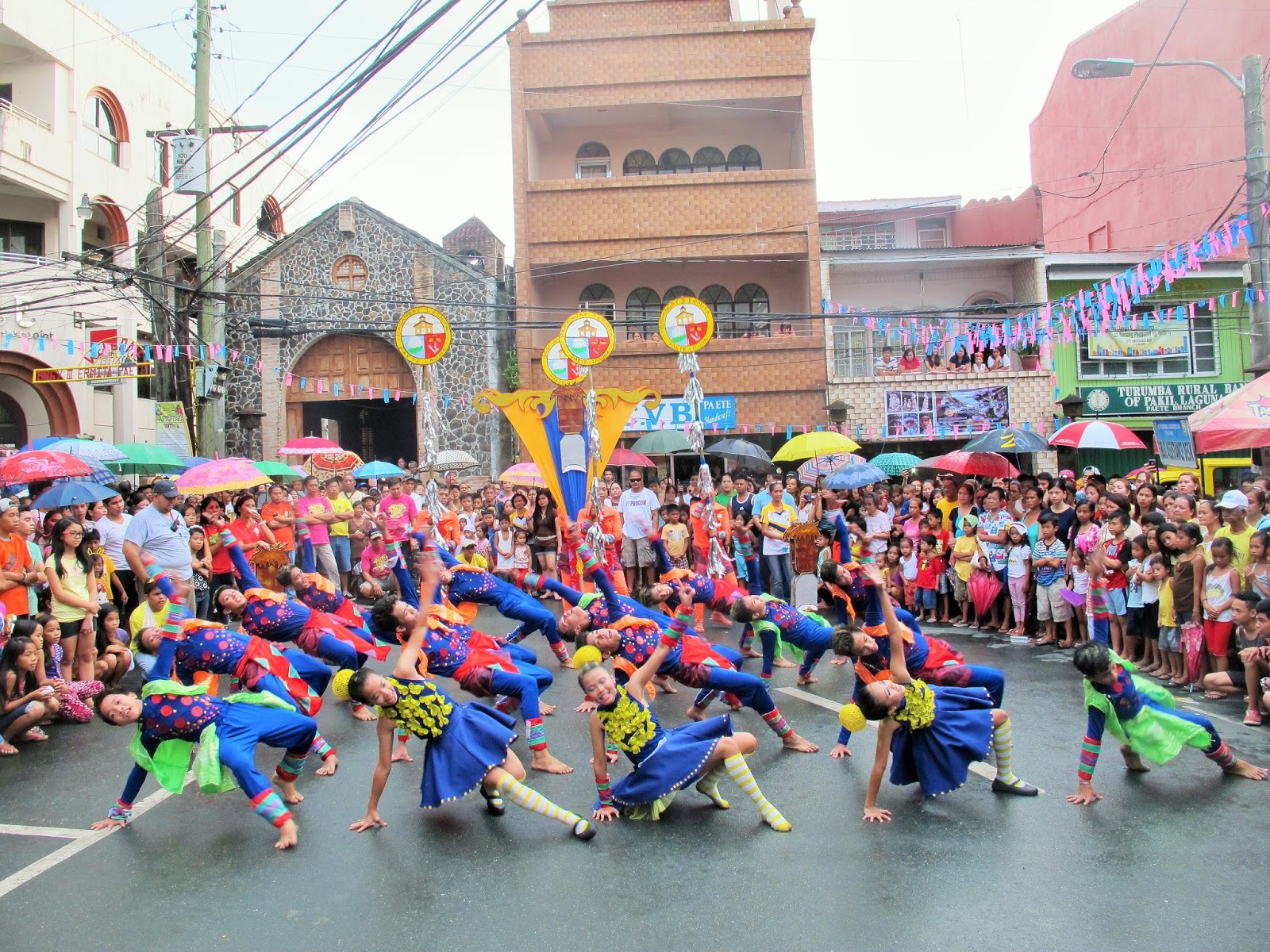 Gridcrosser: Celebrating the Folk Arts of Paete