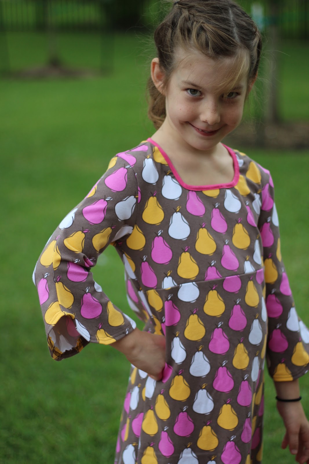 Saint Nolt Sews: Fall Knit Pears and OOP New Look 6747
