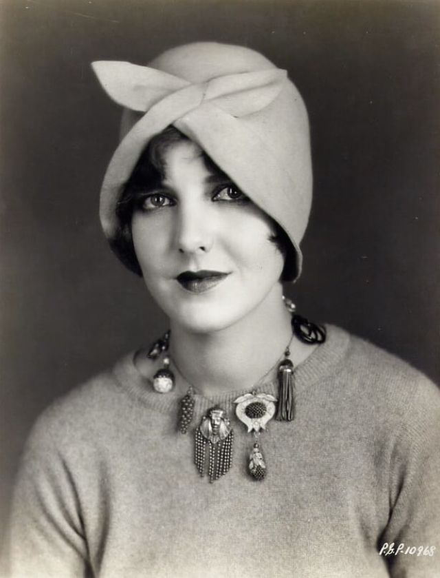 40 Gorgeous Photos of Jean Arthur in the 1920s and ’30s | Vintage News ...
