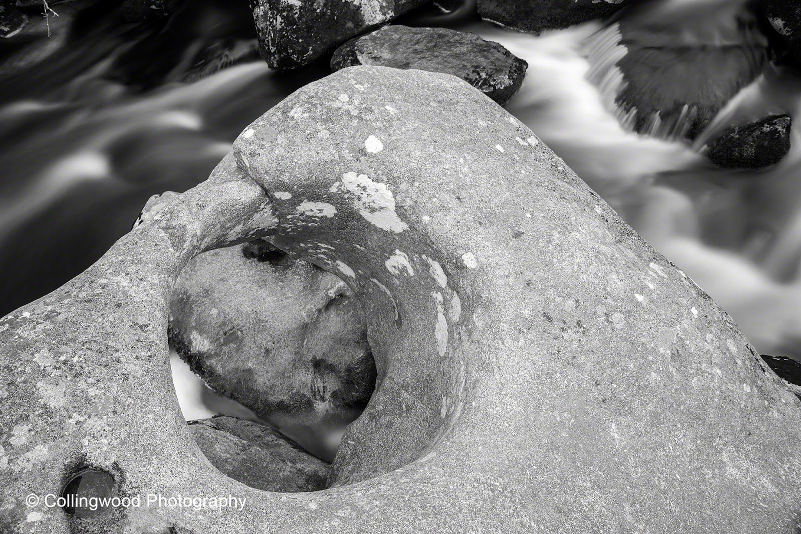 Tavicinity: Watern Tor and Tolmen Stone - Big Holes in Stone on Dartmoor