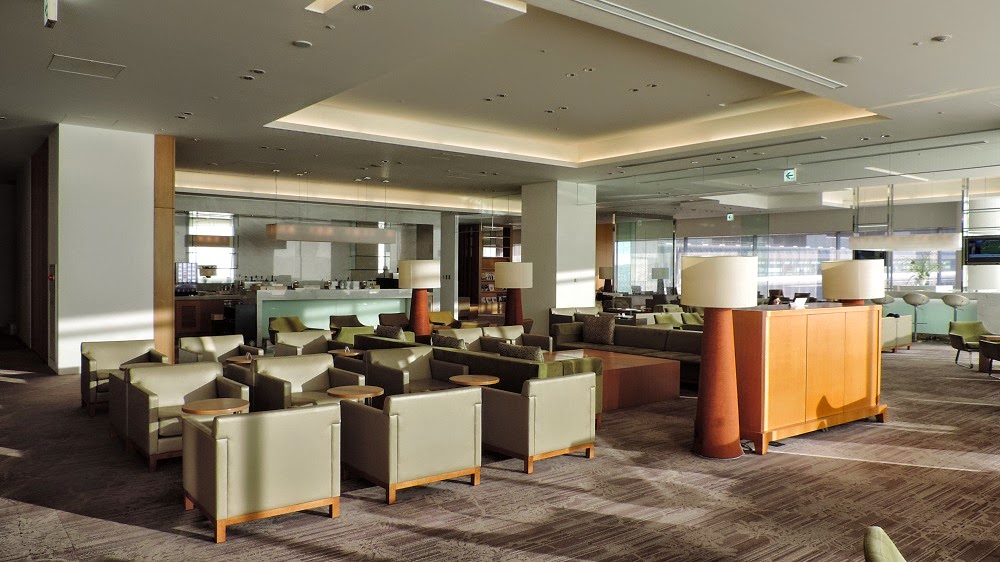 Review: Japan Airlines Sakura Lounge, Terminal 2 Main Bldg Tokyo Narita ...