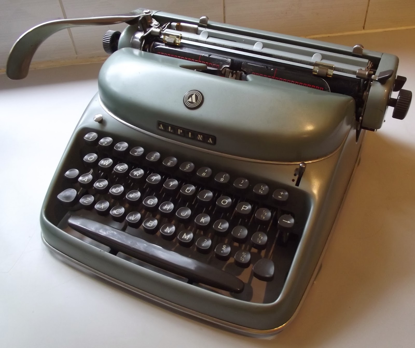 oz.Typewriter: Hospital Case: The Bloody Hunt for the Alpina Typewriter ...