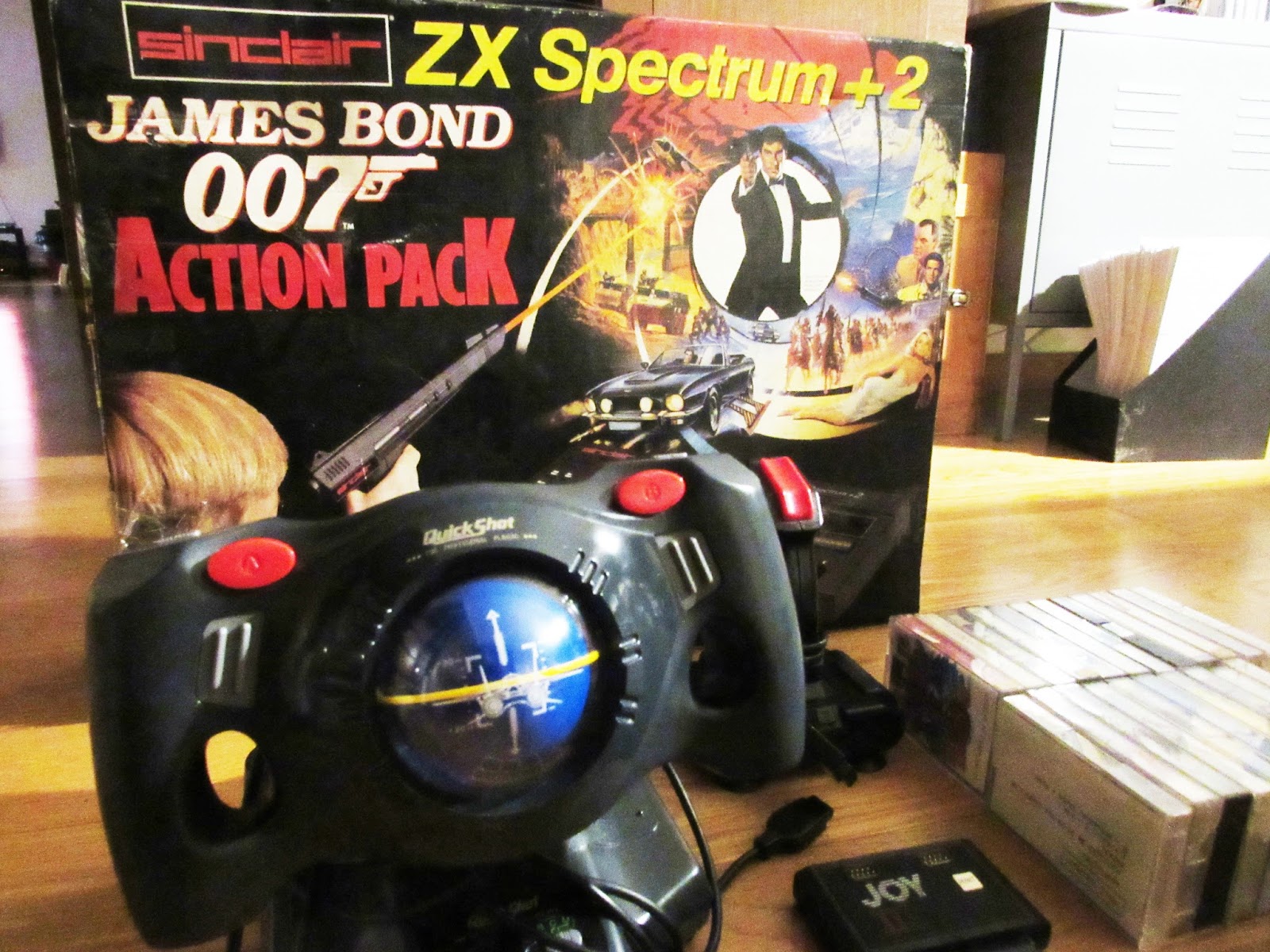 ZX SPECTRUM 48: Sinclair ZX Spectrum +2A James Bond 007 Action Pack