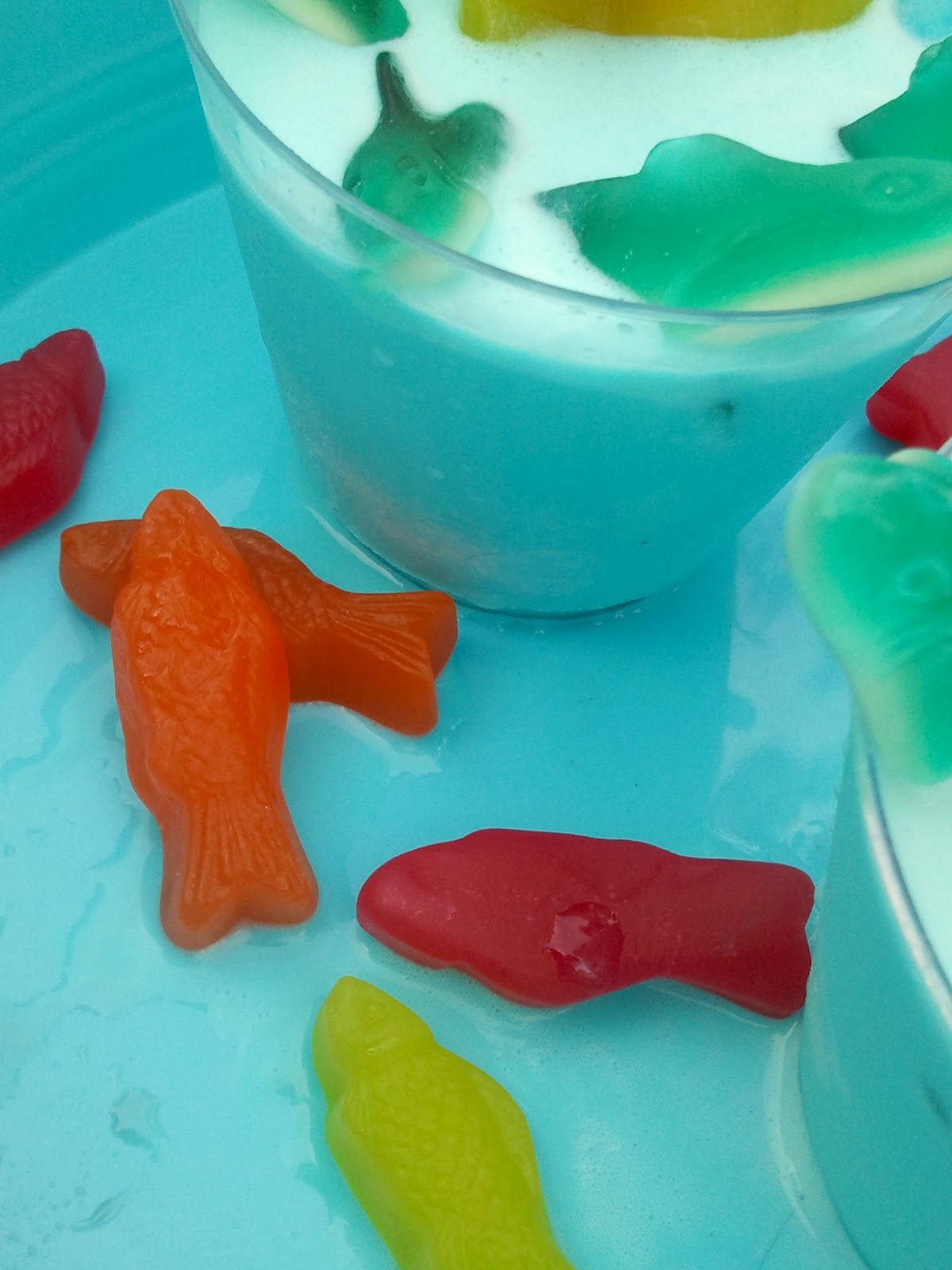 chica chocolatina: Shark Week- Shark Attack Shake