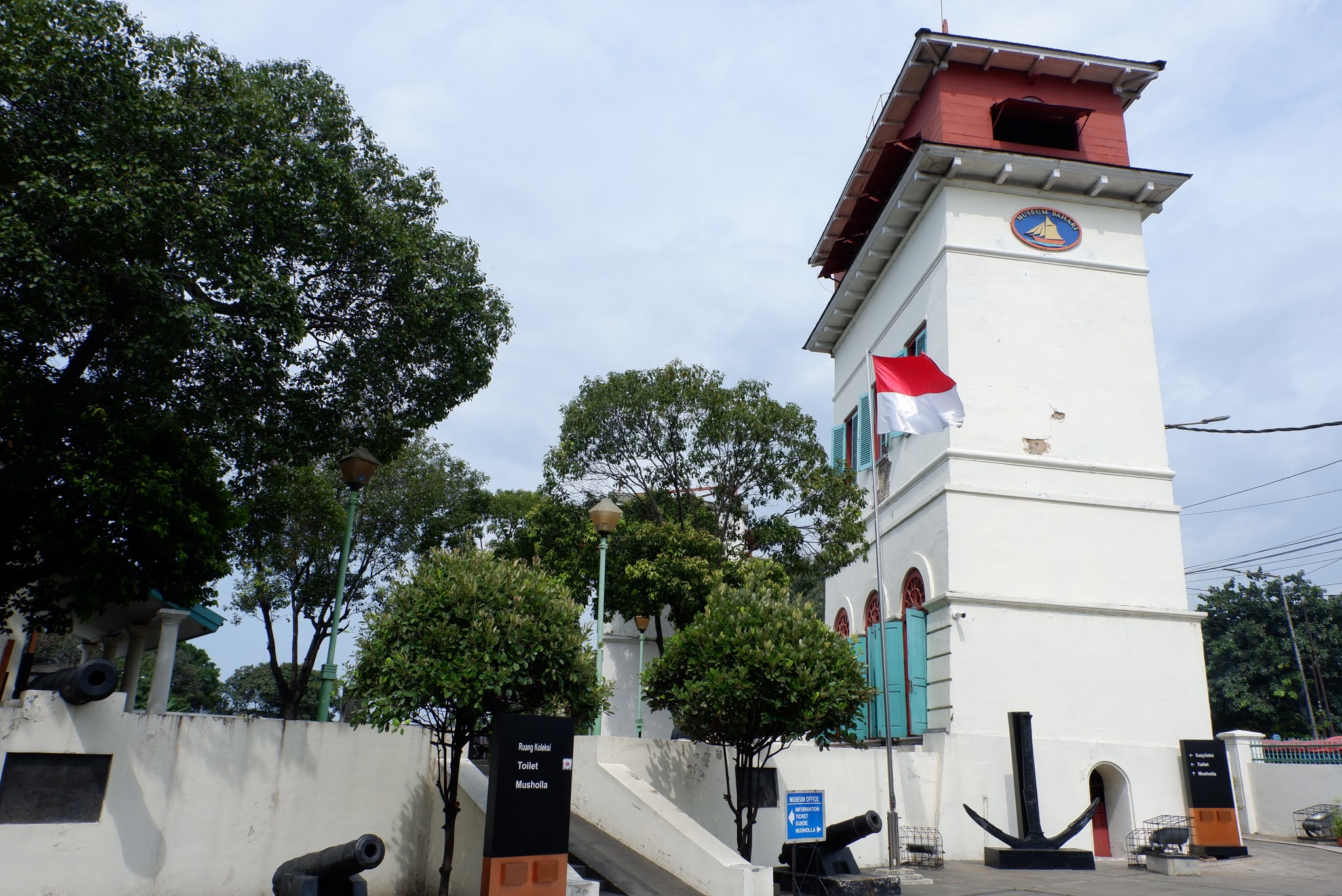 Melihat Pelabuhan Sunda Kelapa dari Menara Syahbandar - dodonulis