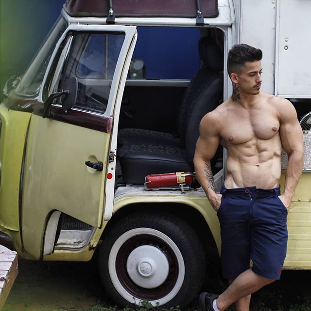 THE CATS BOYS: HOT+: Alex Salgueiro