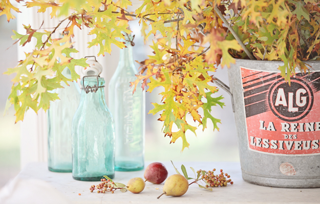 Dreamy Whites: French Farmhouse Fall Decorating......