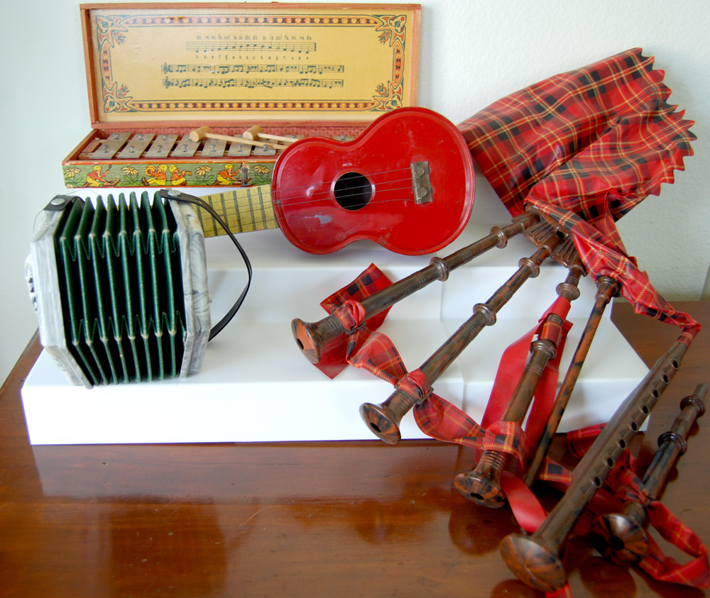 The Copycat Collector: COLLECTION #93: Toy Musical Instruments