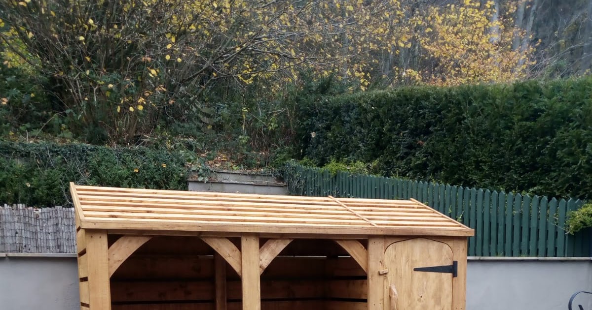 Wood Stores www.woodstores.co.uk: Logstore with attached recycle boxes ...