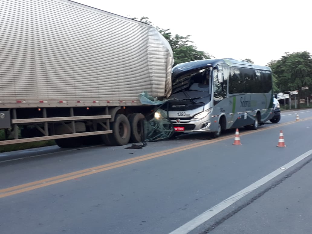 ACIDENTE ENVOLVENDO UM MICRO-ÔNIBUS DEIXA VÁRIAS PESSOAS FERIDAS NA NA ...