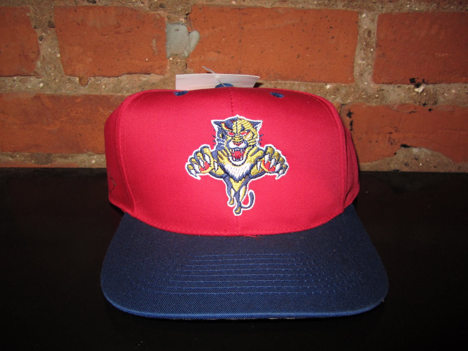 FLAT SPOT SKATE SHOP: VINTAGE SNAPBACK HATS FROM THE 80'S AND 90'S
