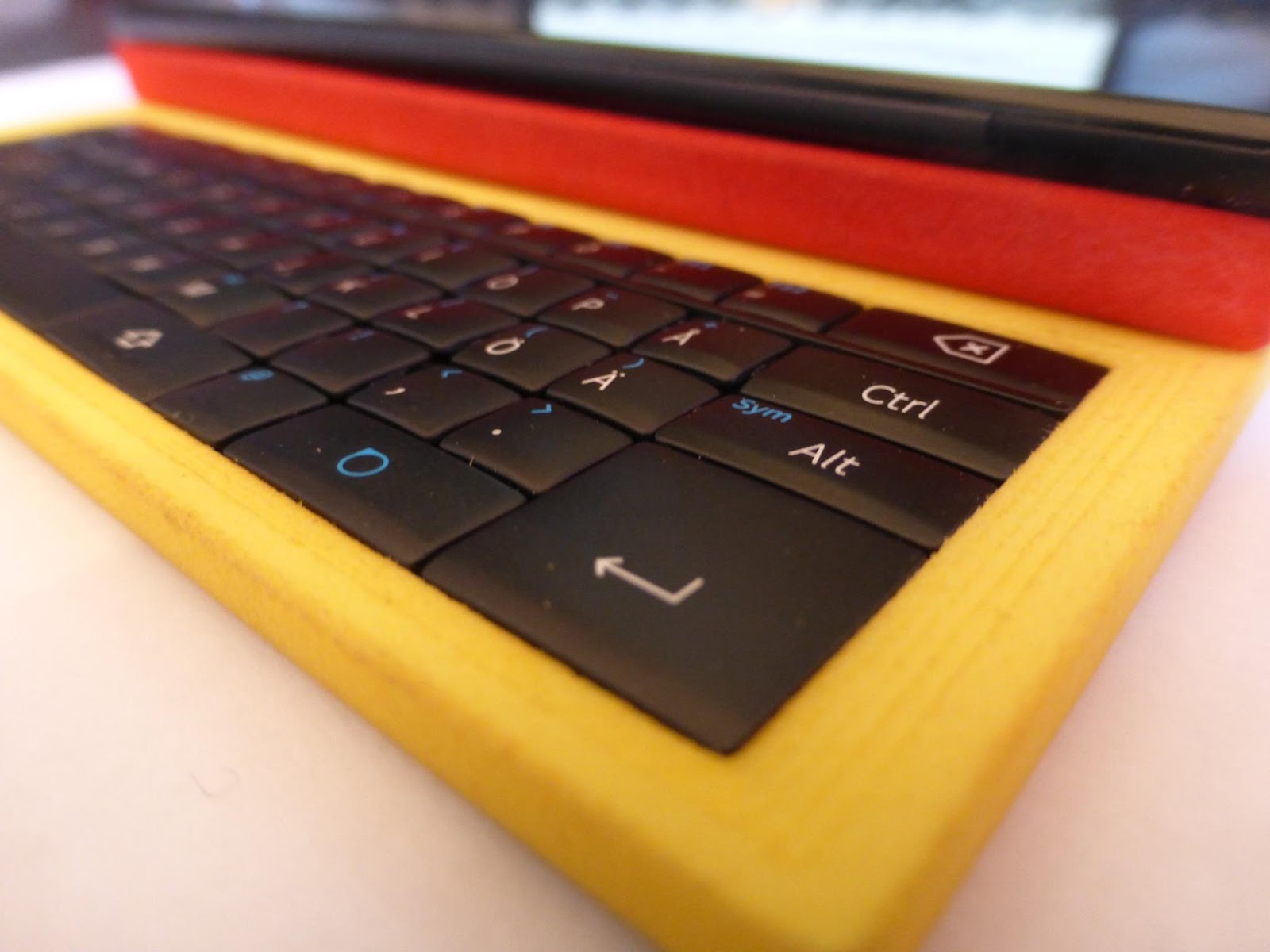 Sailfish OS Reviews: TOH Keyboard for Jolla phone - demo video