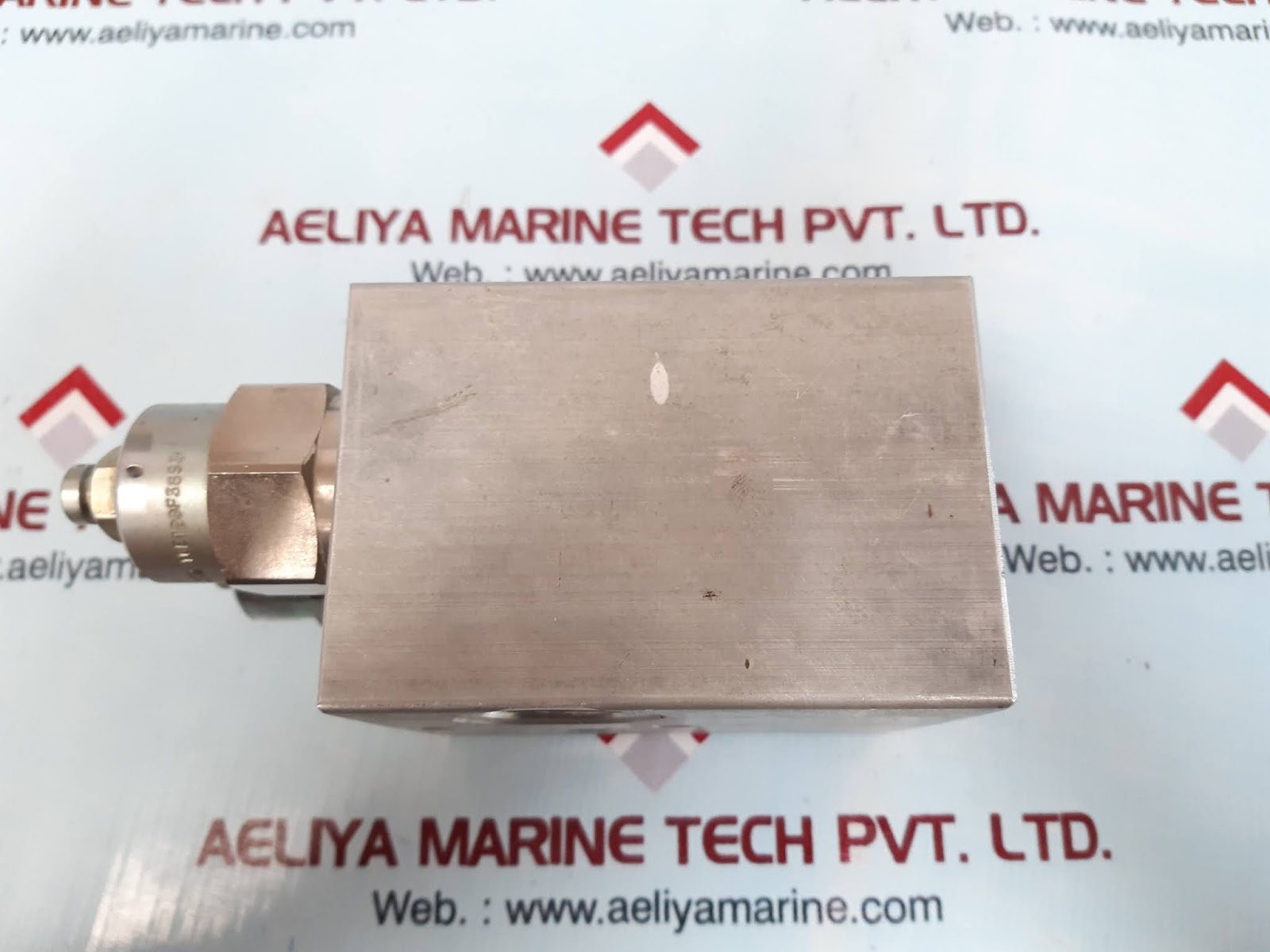 EATON C2543F DIRECTIONAL VALVE - Aeliya Marine