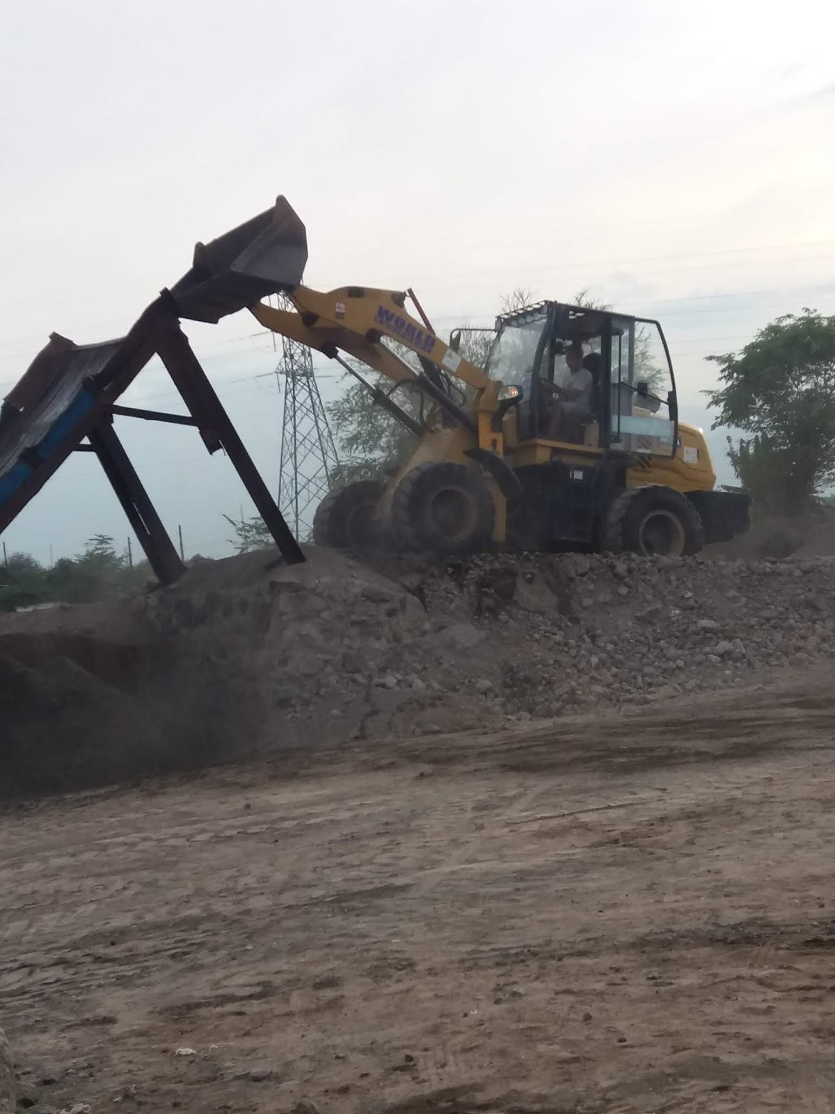 Toko Alat Berat Indonesia: Jual Ban Loader Situbondo