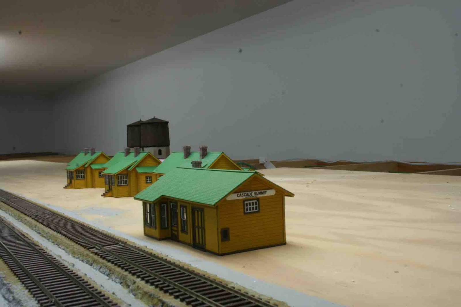 Southern Pacific Cascade Line: WATER TOWERS ON THE HILL