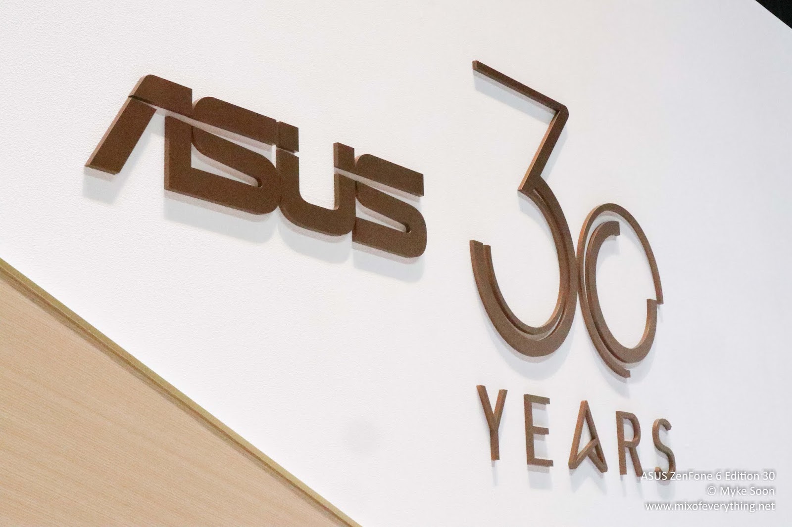 ASUS ZenBook Limited Edition 30 UX334FL - Blog for Tech & Lifestyle