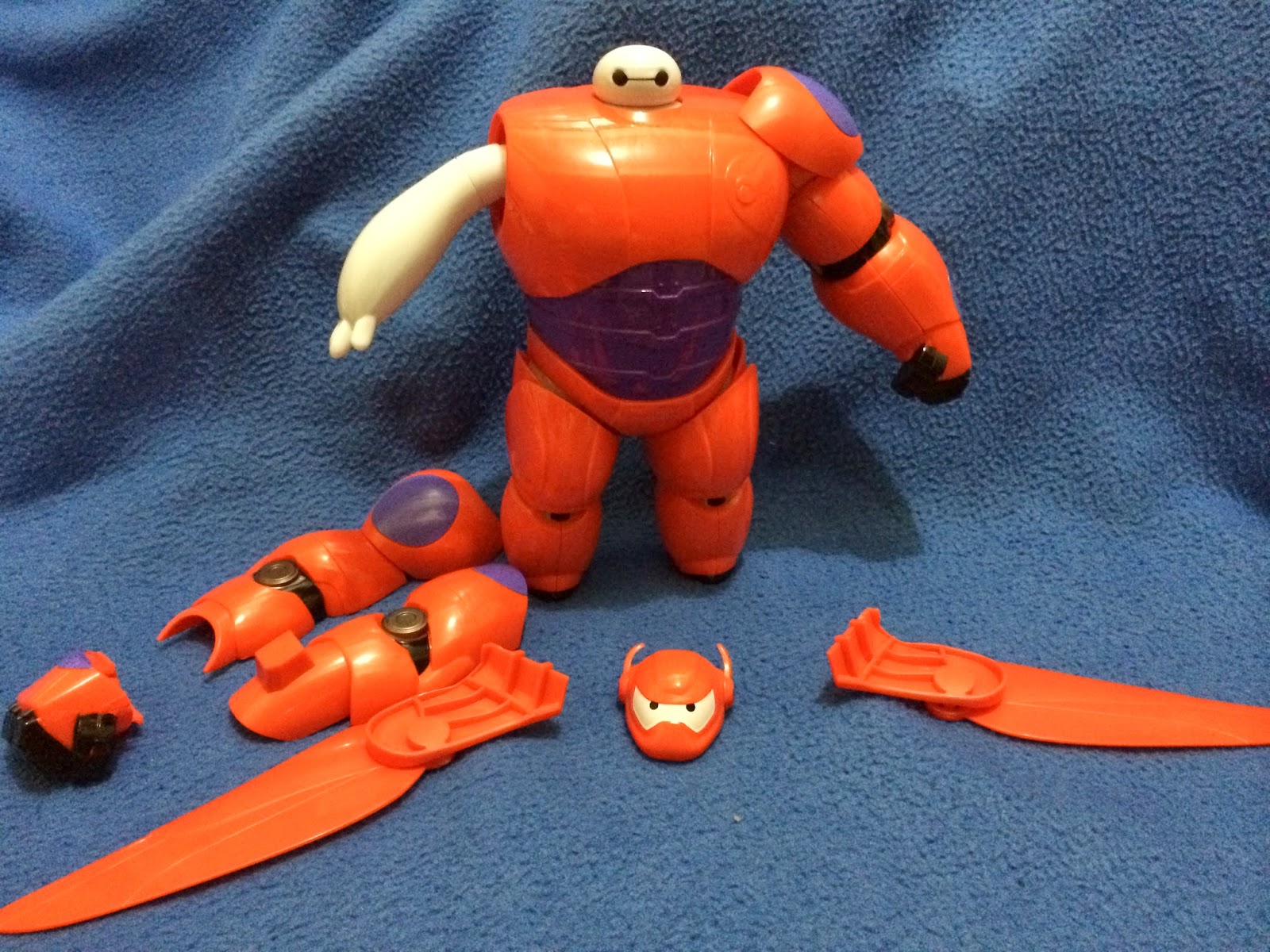 GeekMatic!: Transforming Big Hero 6 Baymax!