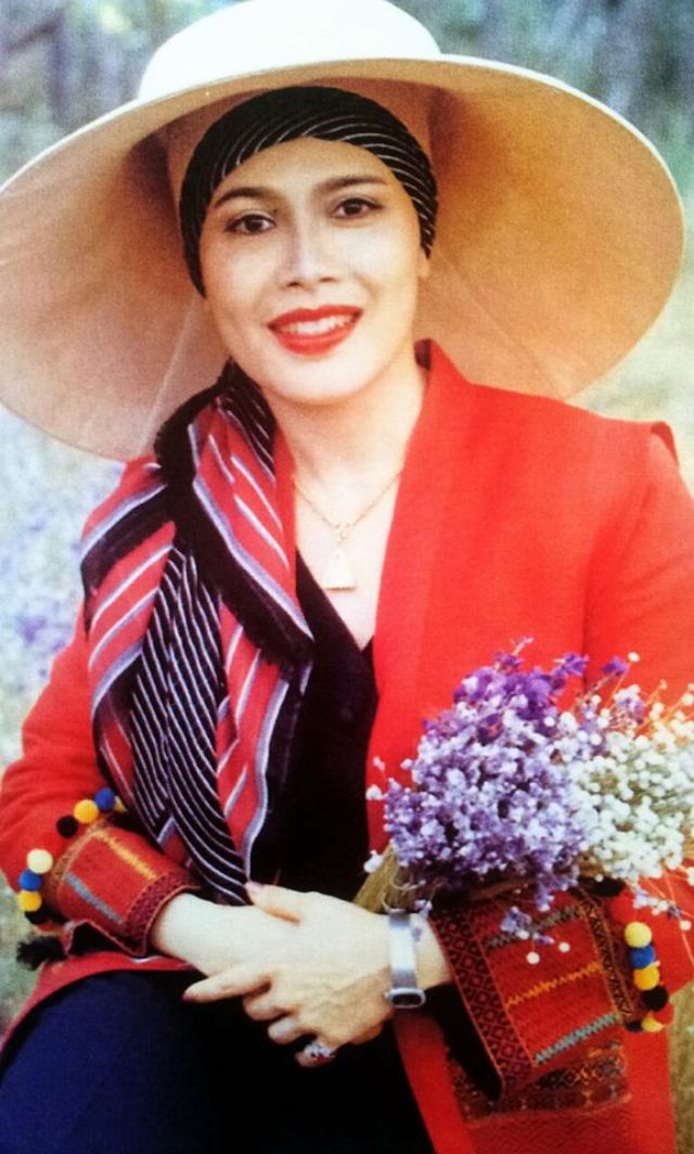 Queen Sirikit in Younger Days: 40 Beautiful Color Photographs of the ...