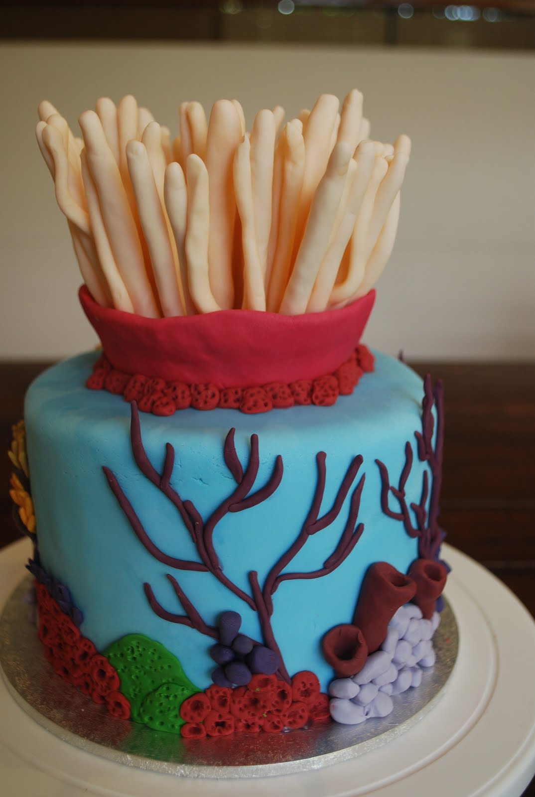 i eat sweet: Finding Nemo cake & cupcakes
