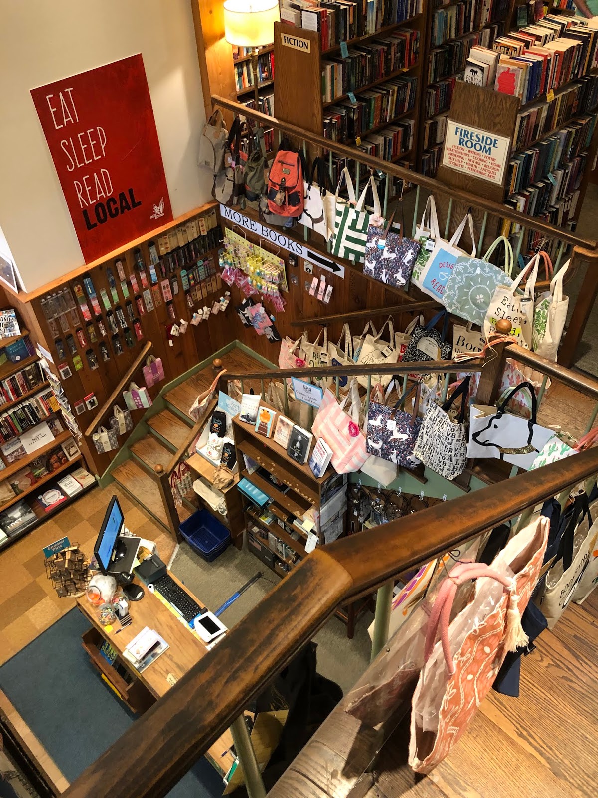 The Indie Bob Spot: Fireside Book Shop - Chagrin Falls, OH