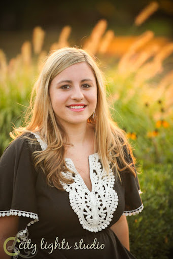 City Lights Studio: 08.30 | LOVE | Jane Senior Portraits