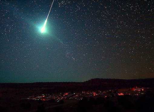 SILENT OBSERVER: Meteor 'Fireball' Lights Up Sky Across UK