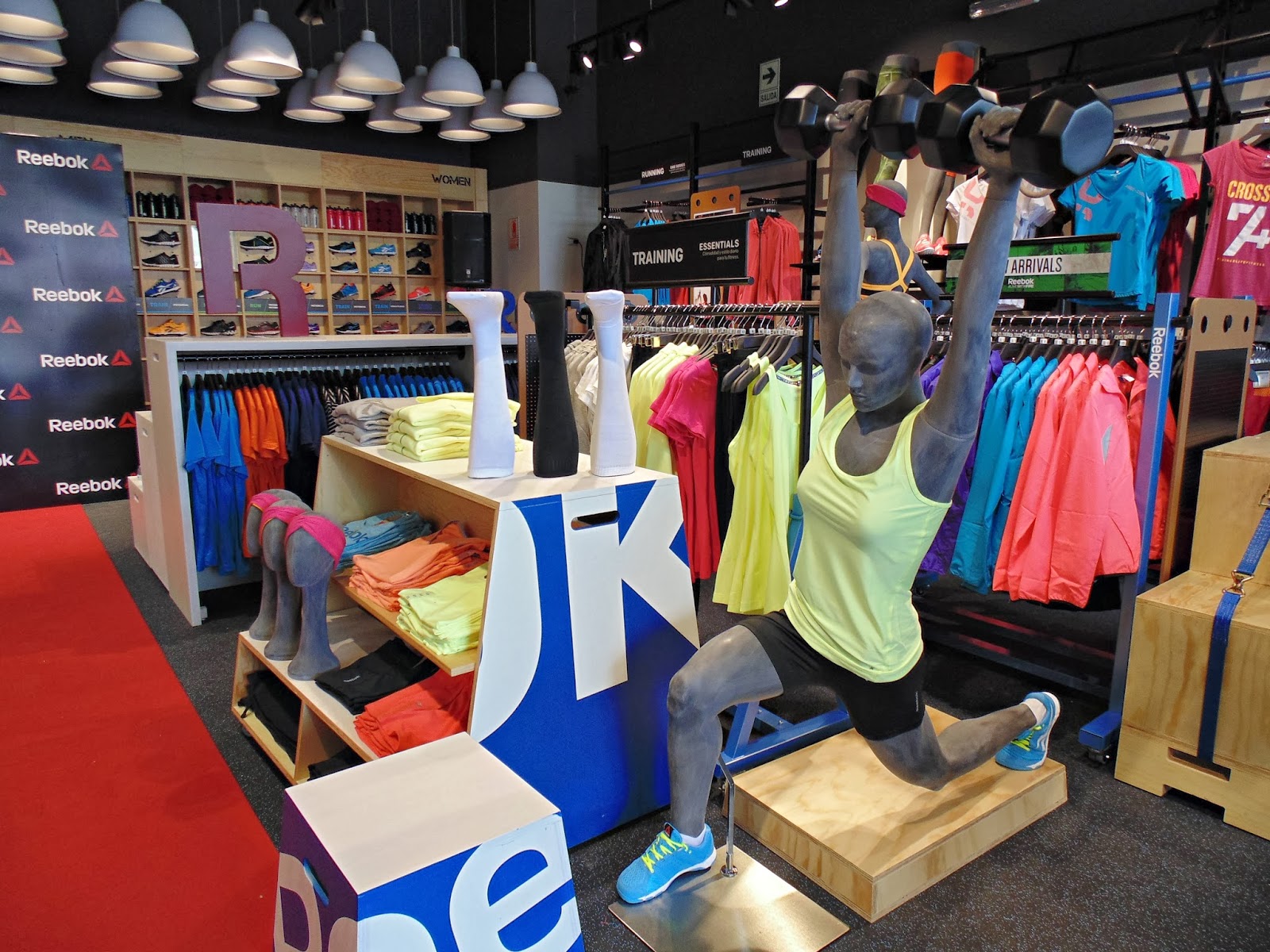 M0DE FEMME BLOG: PRIMERA TIENDA DE REEBOK FITHUB @MEGA PLAZA